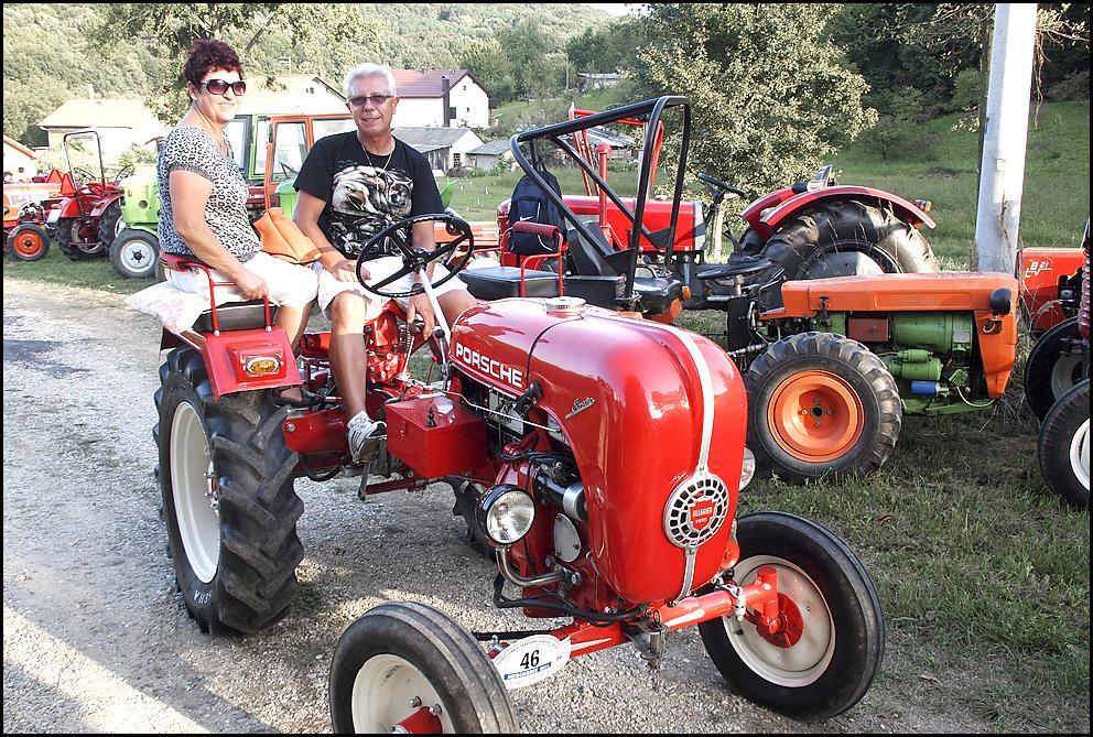55 oldtimer traktora u Selnici