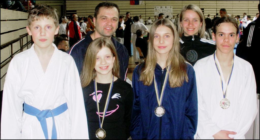 KARATE: Medalje, medalje...