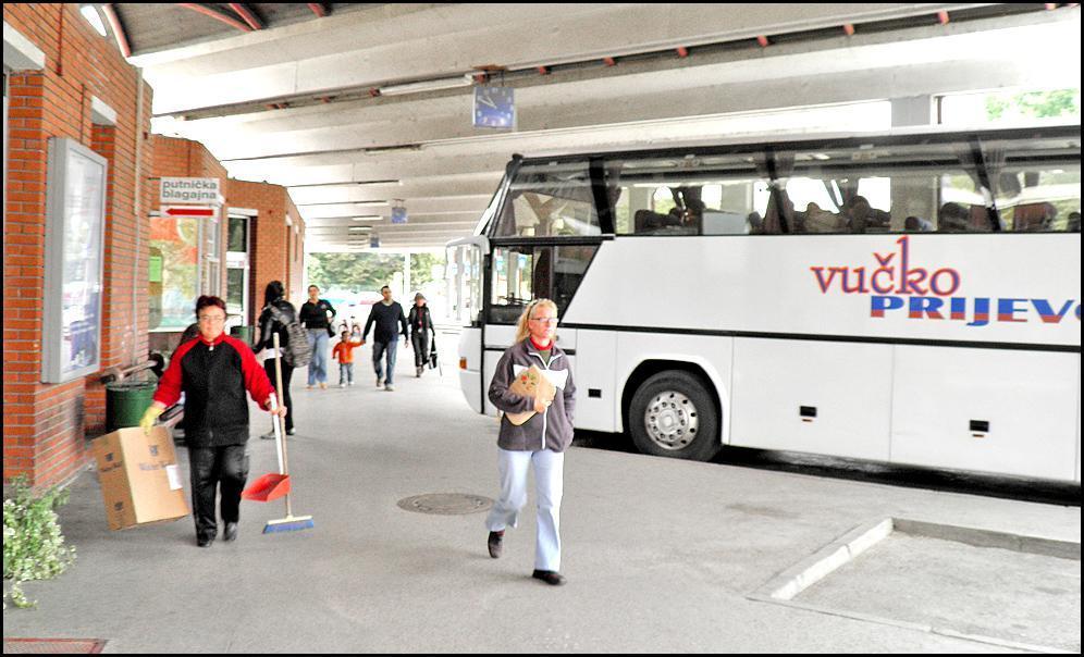 AUTOBUSNI PRIJEVOZ: Presečki samo korak do posla